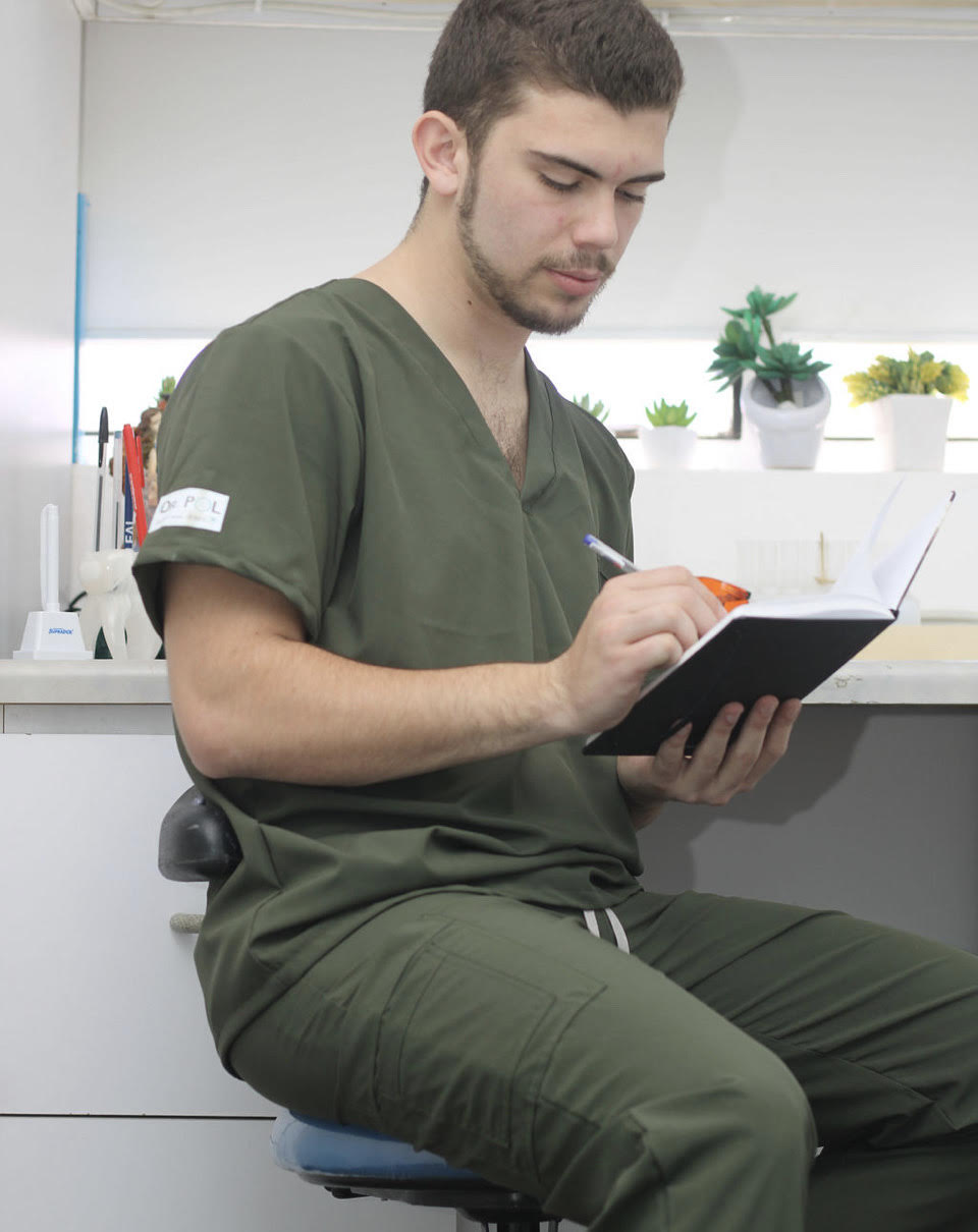 scrub liso tipos de cuello – Dr Pol Uniforms